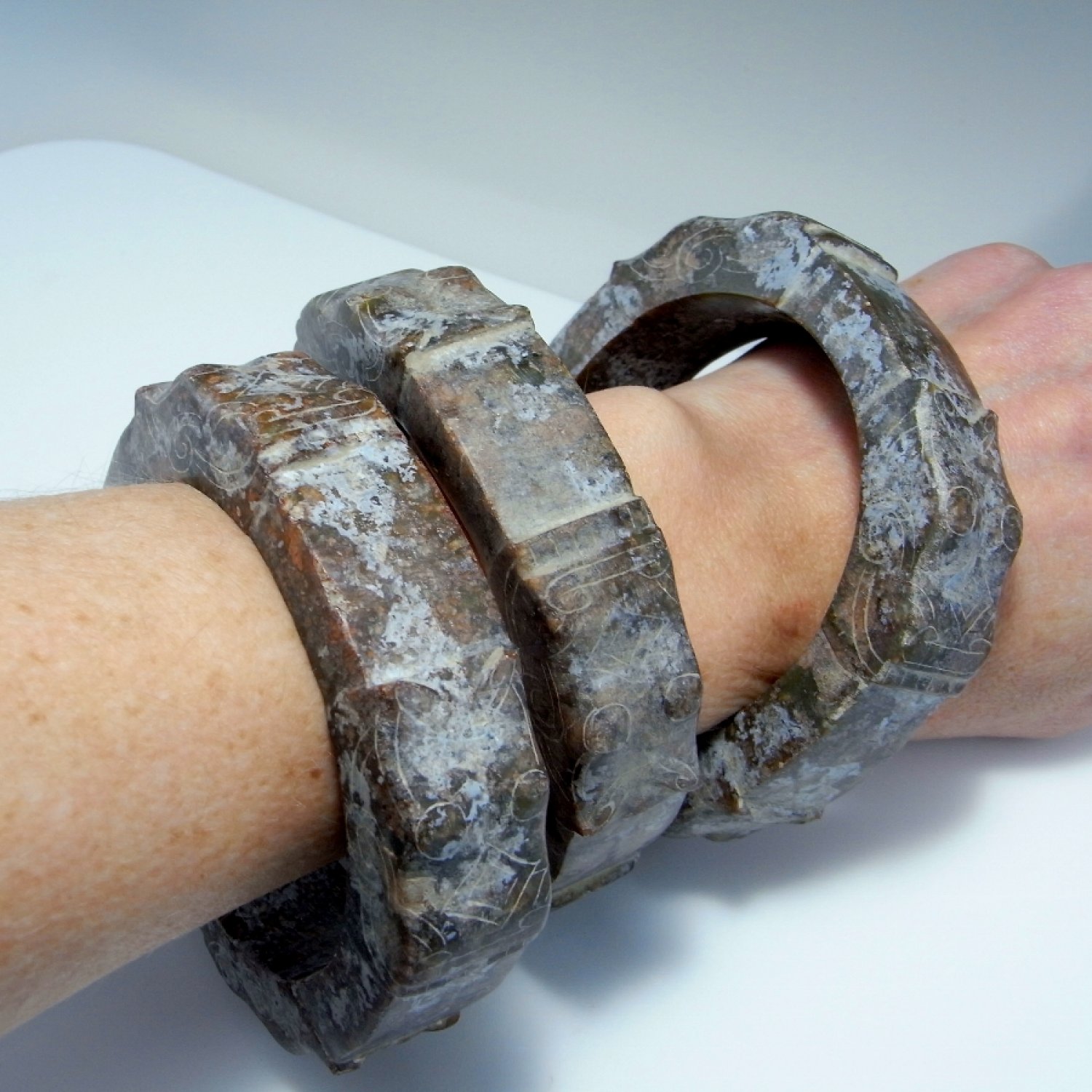 3000BC ONE 1 Neolithic Jade Bangle Archaic Jade Bangle Neolithic ...